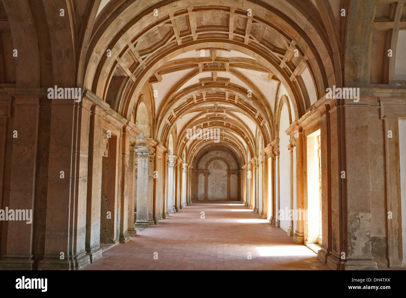 Vaulted ceilings hi-res stock photography and images - Alamy