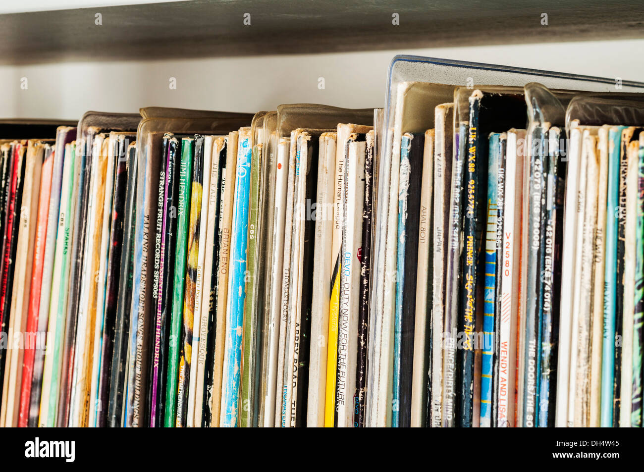 Lp record shelf hi-res stock photography and images - Alamy