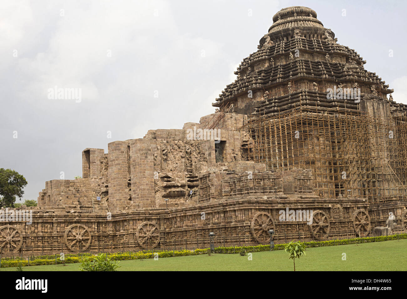 Konark Sun Temple Wheel High Resolution Stock Photography and Images ...