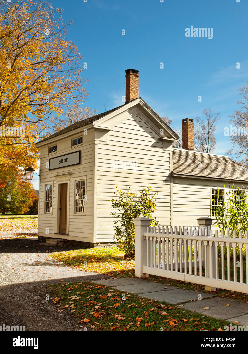 old-fashioned shop in a small rural town Stock Photo - Alamy