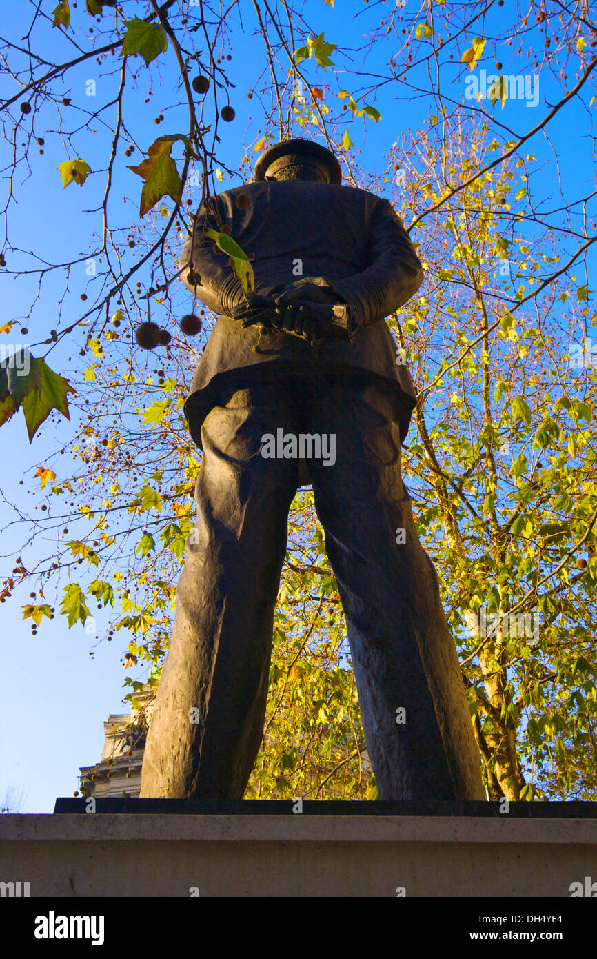 Statue of Sir Arthur Bomber Harris, St Clement Danes, London Stock ...