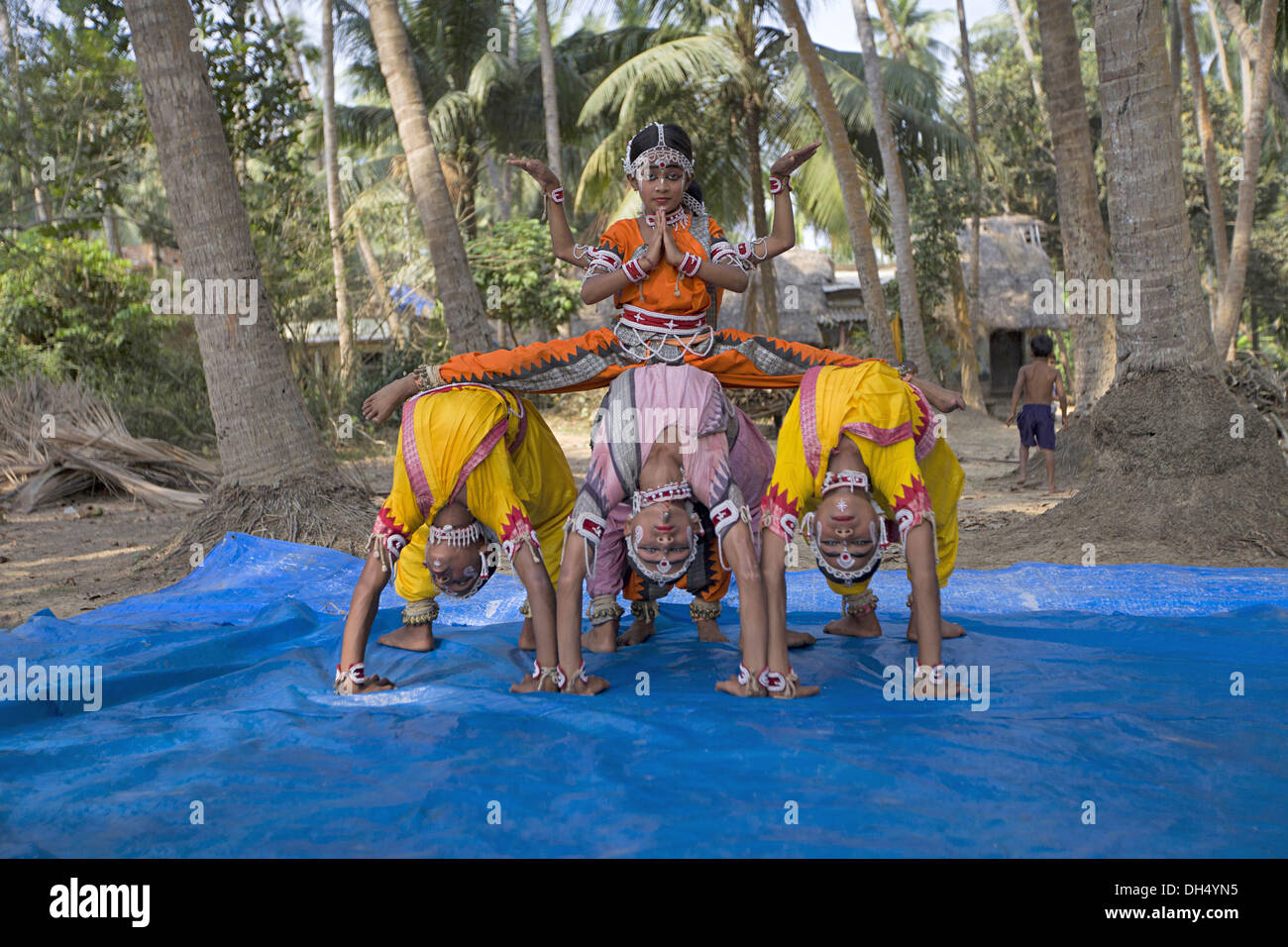 Tribal girls performing classical dance in gurukul Stock Photo - Alamy