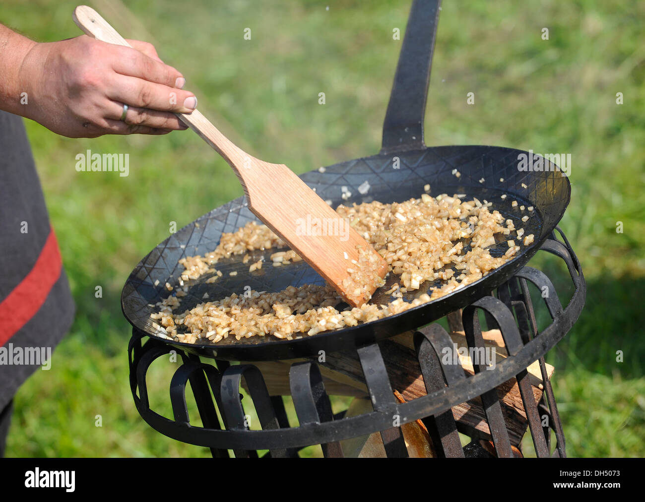 Iron roasting pans hi-res stock photography and images - Alamy