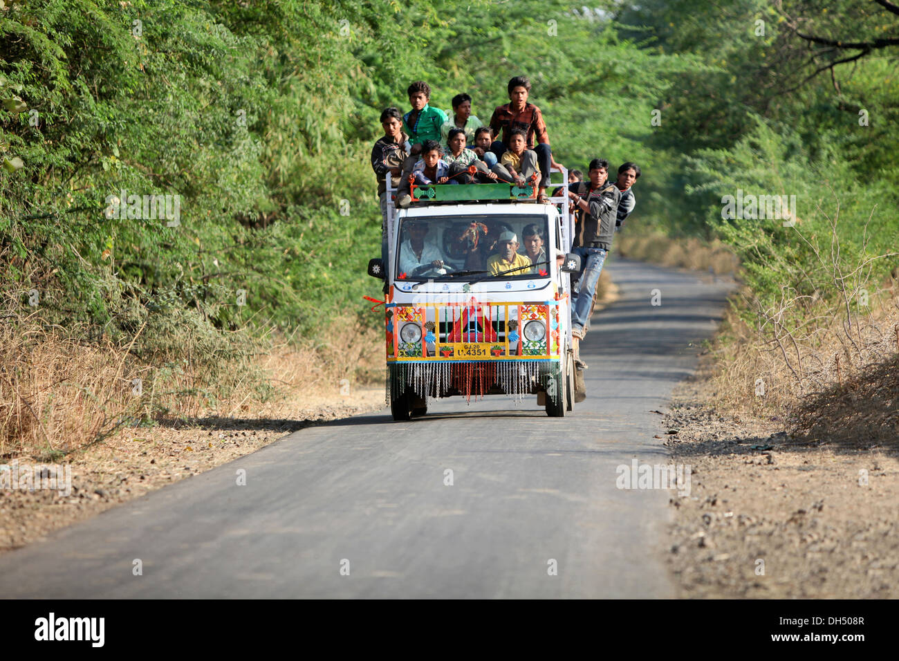 Overcrowded public transport hi-res stock photography and images - Alamy