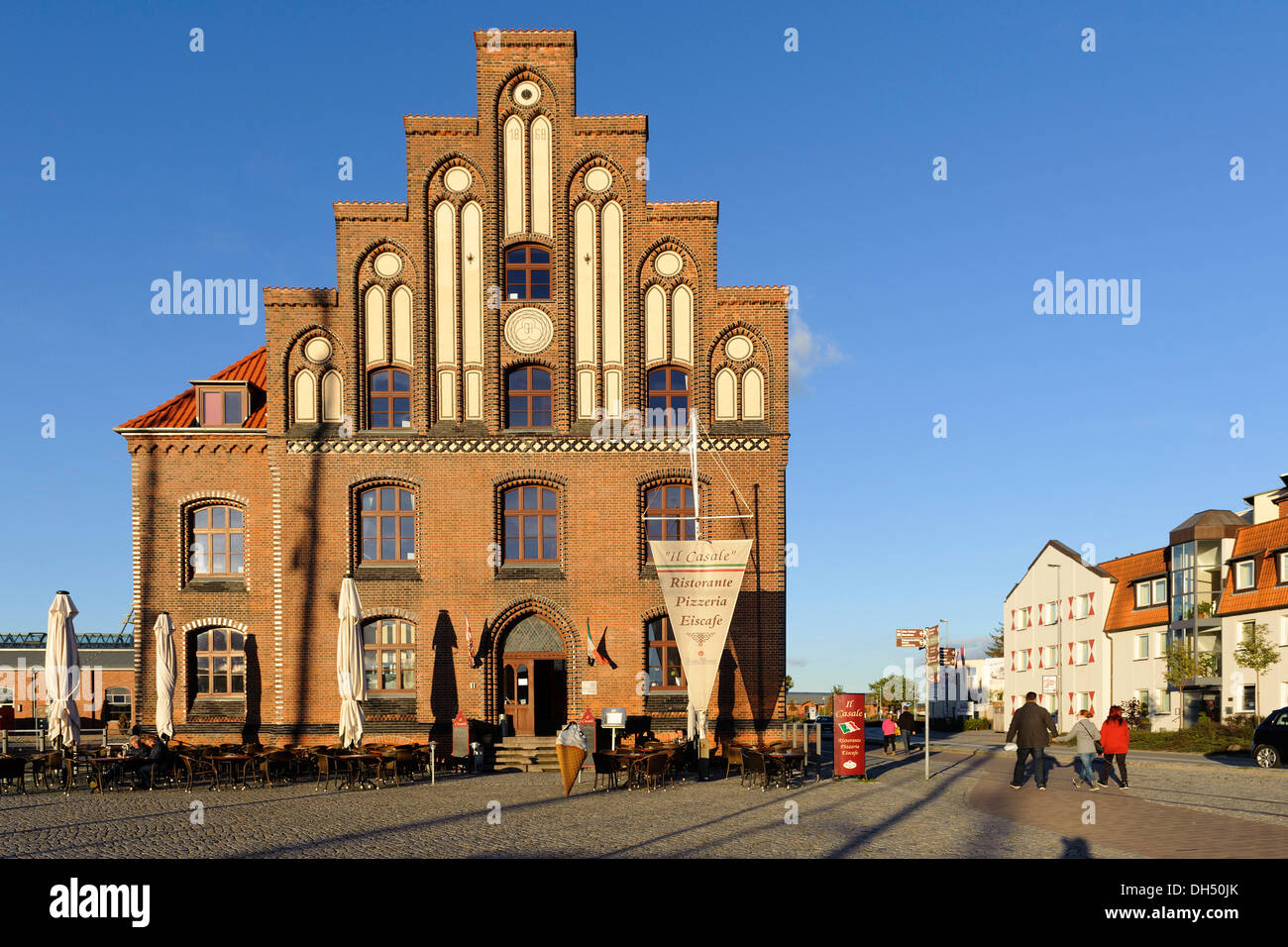 Gothic world hi-res stock photography and images - Alamy