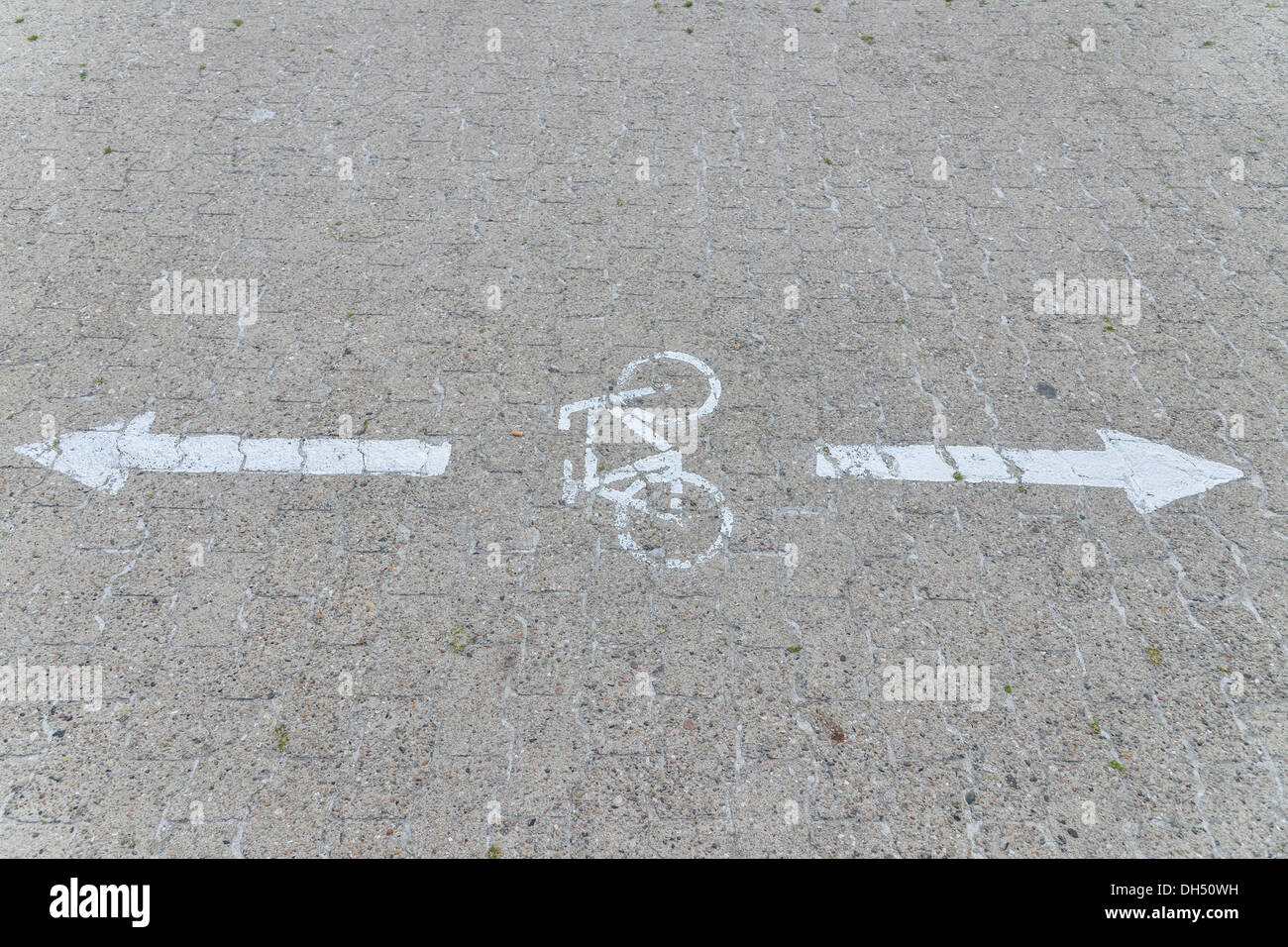 Directional road markings hi-res stock photography and images - Alamy