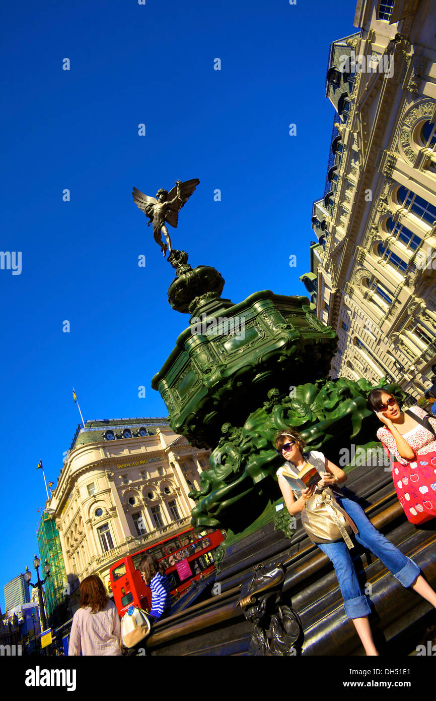 Statue of Eros, Piccadilly Circus, London, England Stock Photo - Alamy
