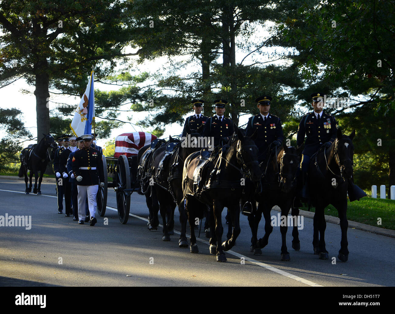 Soldiers from the 3rd U.S. Infantry Regiment (The Old Guard), provide ...