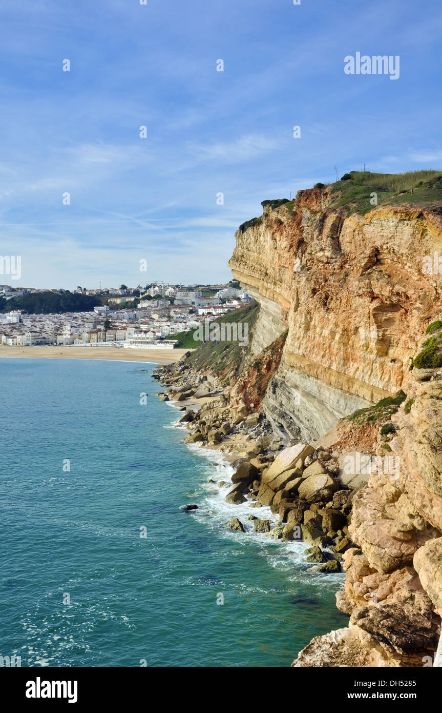 Sea red rock 2 Stock Photo - Alamy