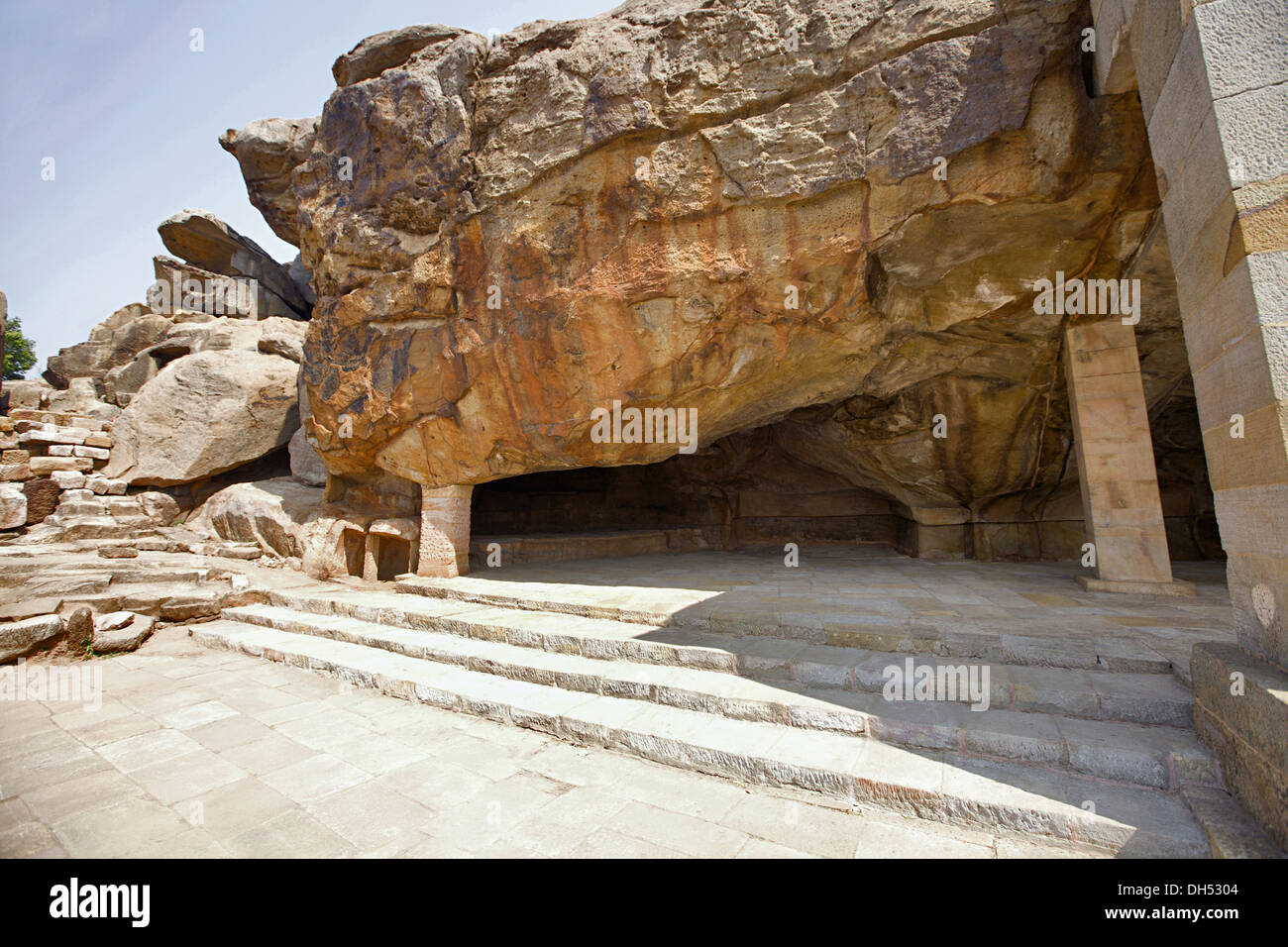 Cave 14 : Hathi Gumpha Udaygiri Caves, Orissa, India. Natural Cave ...