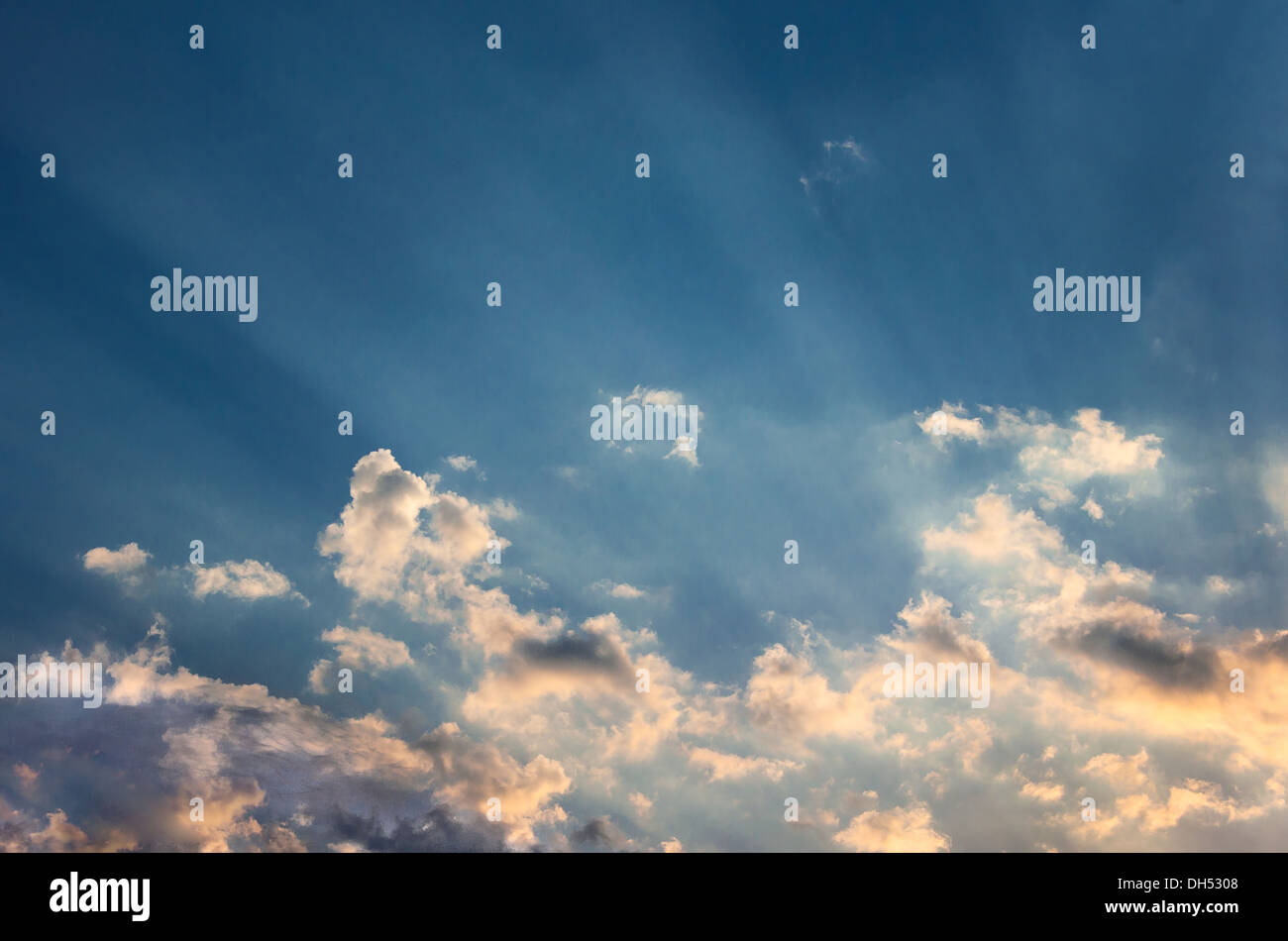 Sky rays heavenly hi-res stock photography and images - Alamy