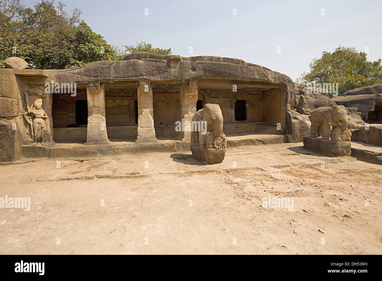 Cave 10 : Ganesha Gumpha, Udaygiri Caves, Orissa, India. Elephants ...