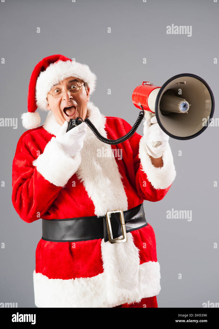 Shouting man in santa hi-res stock photography and images - Alamy