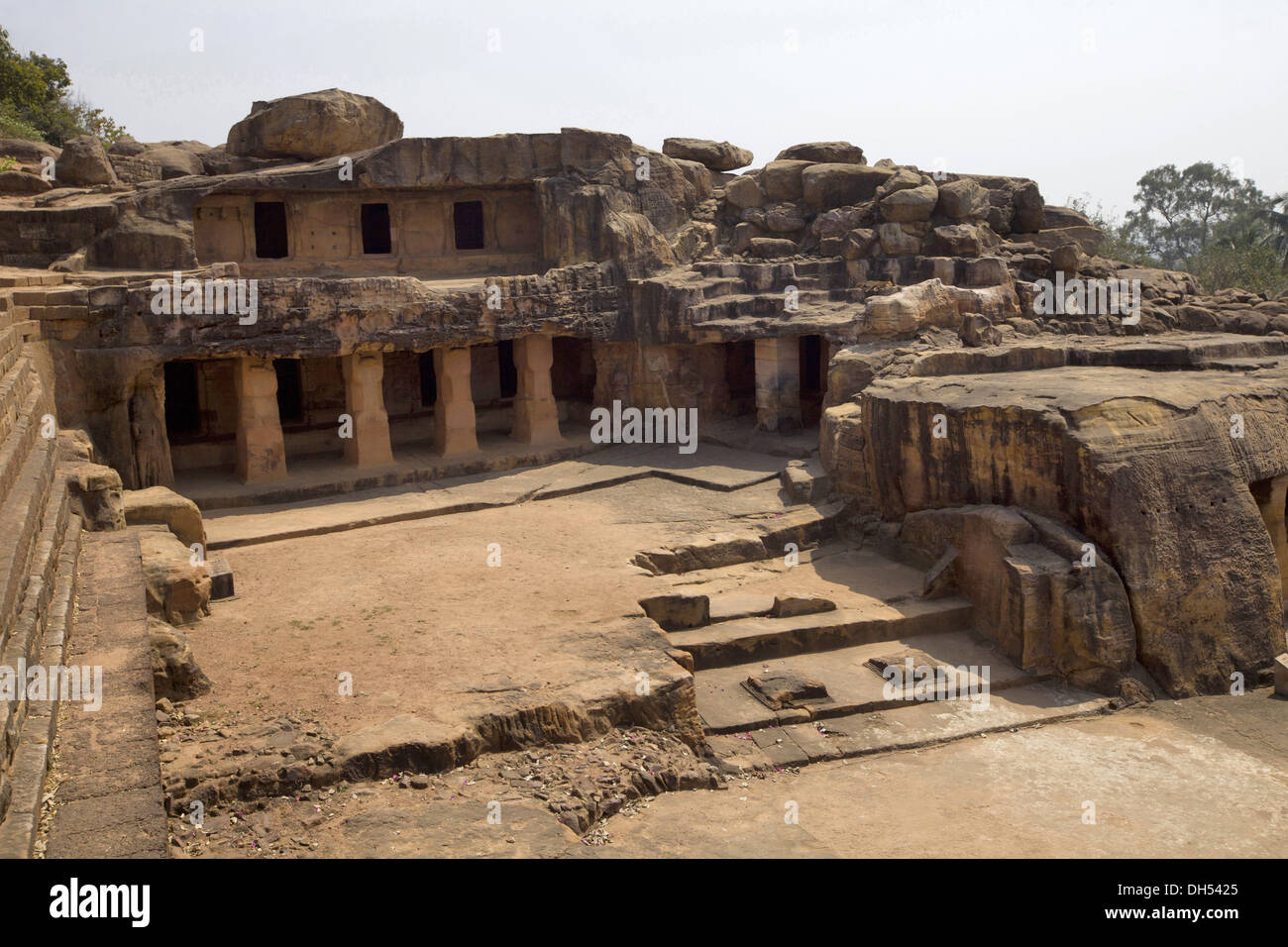 Cave 9 : Mancapuri and Swargapuri Gumpha, Udaygiri Caves, Orissa, India ...