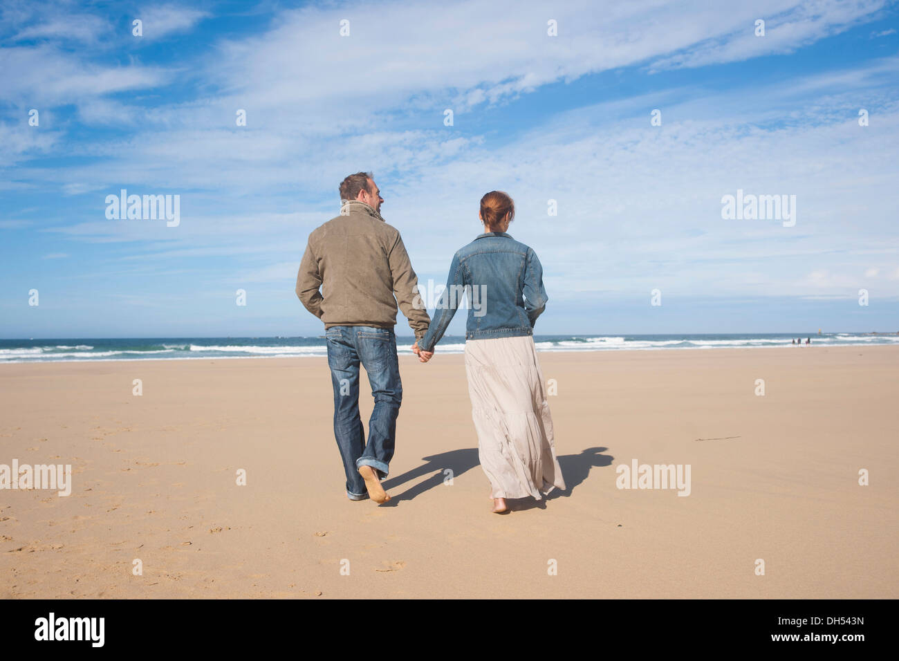 Couples take a walk hi-res stock photography and images - Alamy