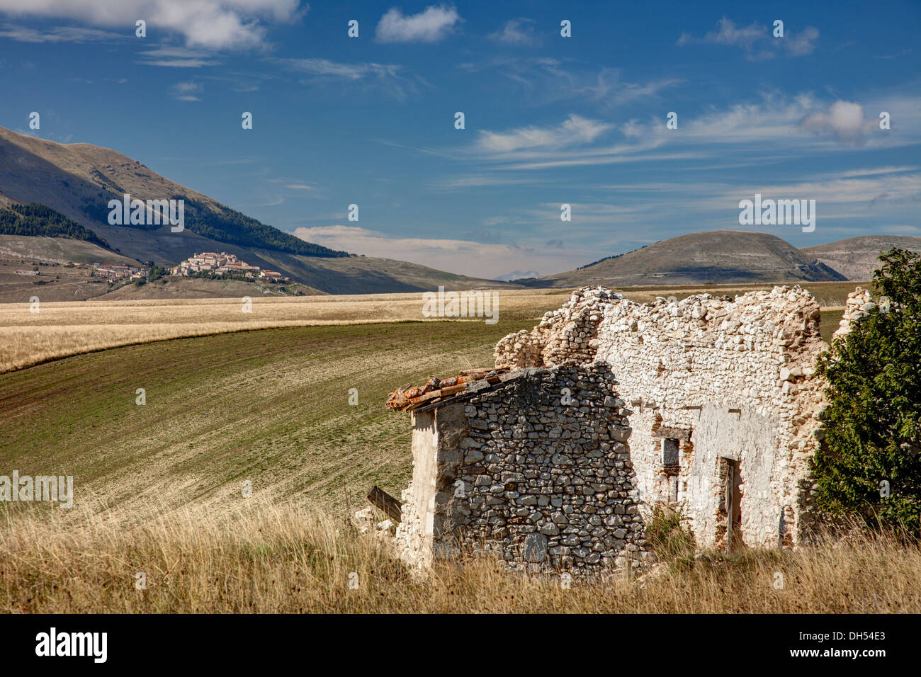 Castelluccio village hi-res stock photography and images - Alamy