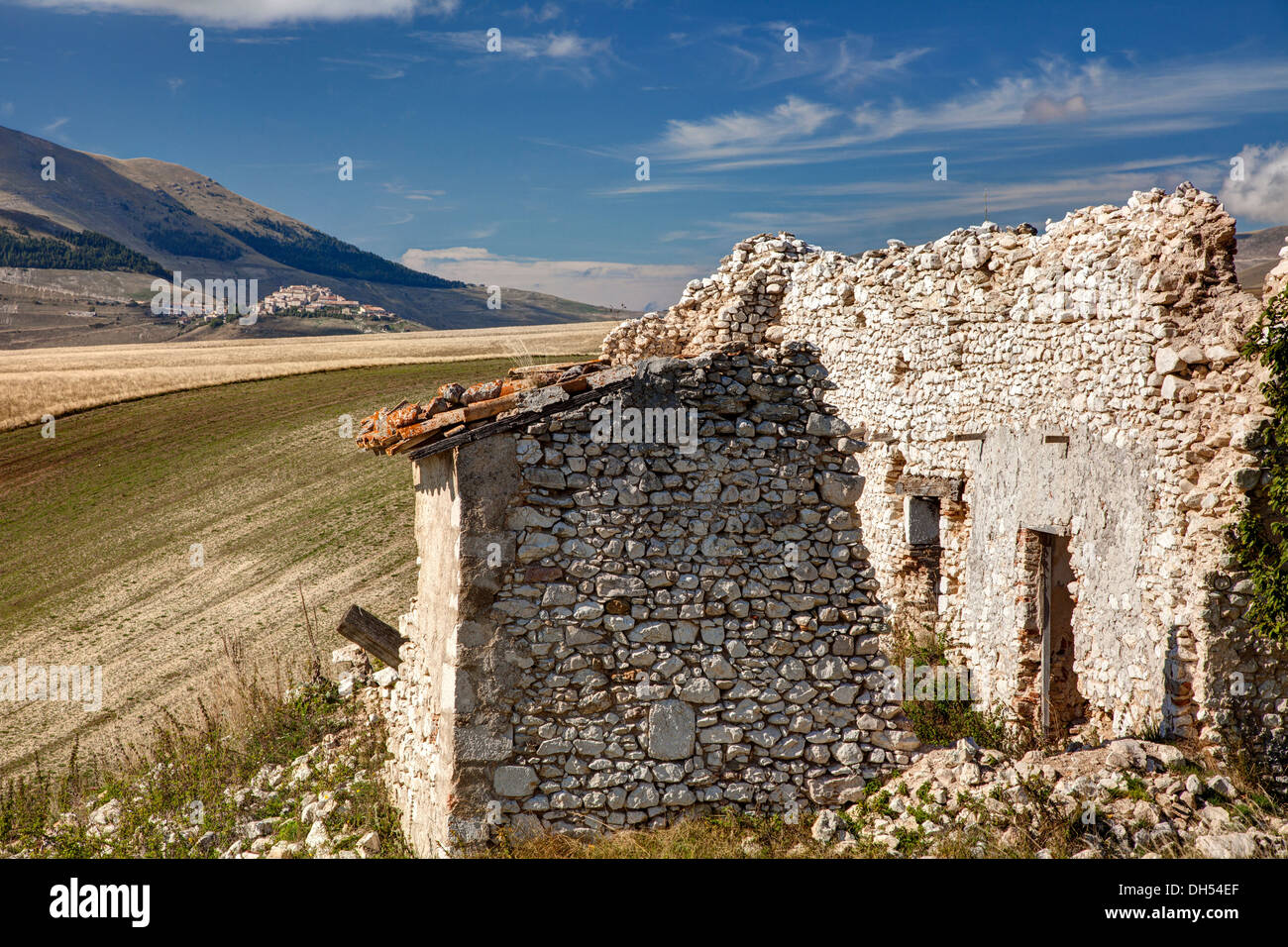 Castelluccio village hi-res stock photography and images - Alamy