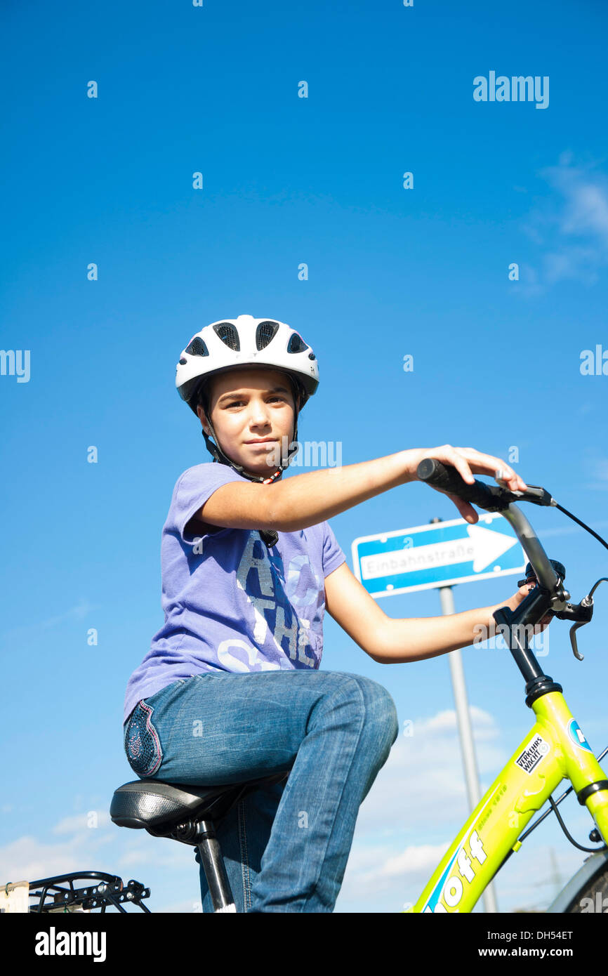 Teen wearing bicycle helmet hi-res stock photography and images - Alamy