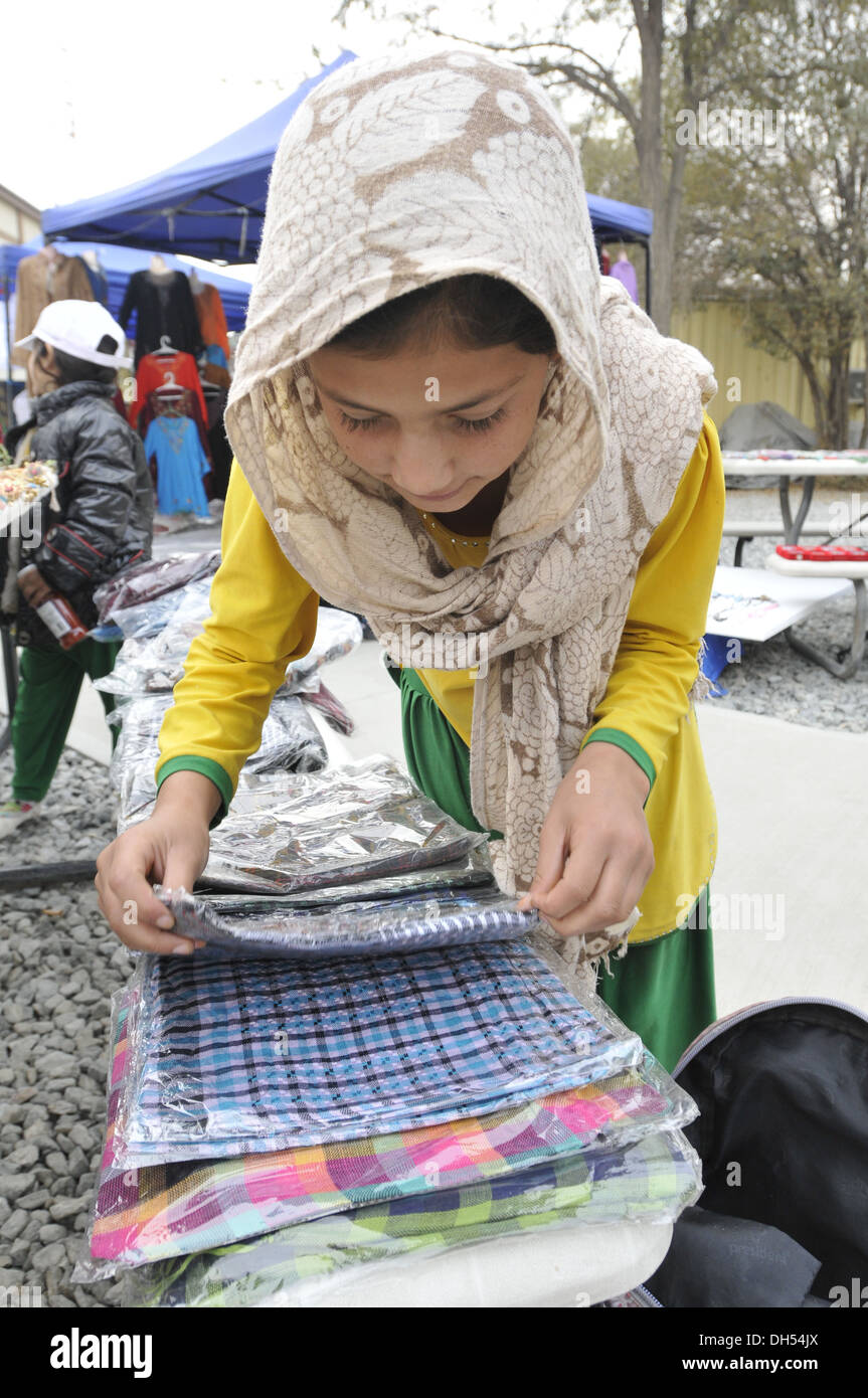 Afghanistan Bazaar New Kabul Compound Women and Children Bazaar crafts ...