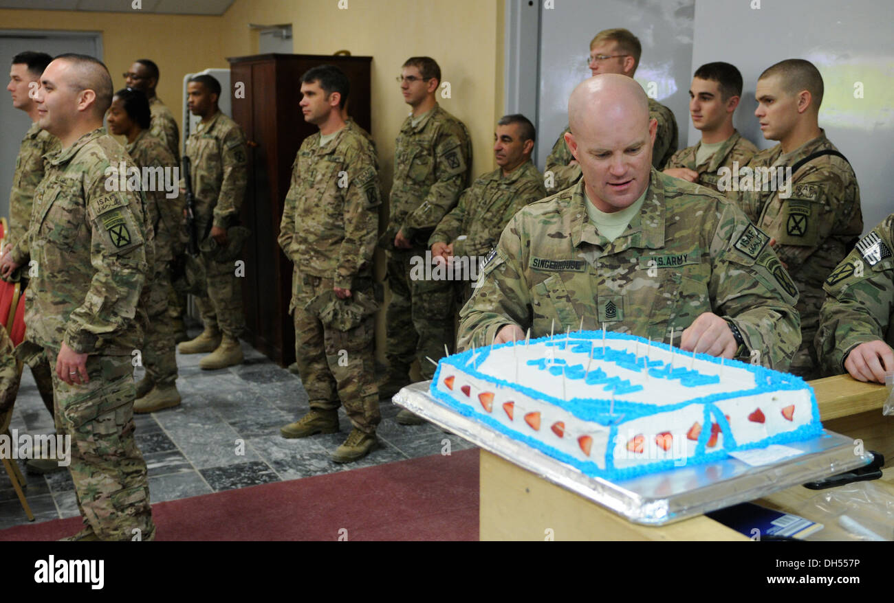 U s army capt doug yoder hi-res stock photography and images - Alamy