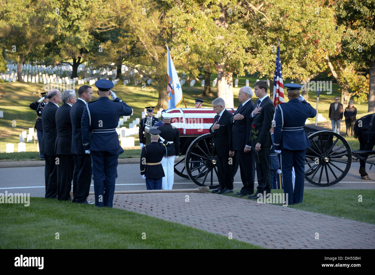 U.S. Service members of the Honor Guard and family of Gen. David C ...