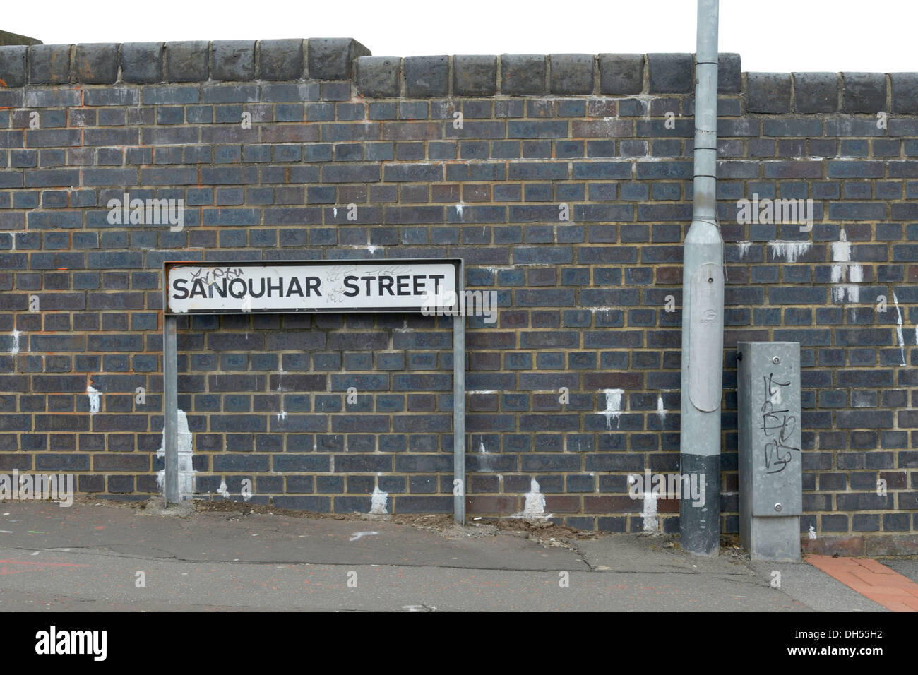 Graffiti cardiff hi-res stock photography and images - Alamy