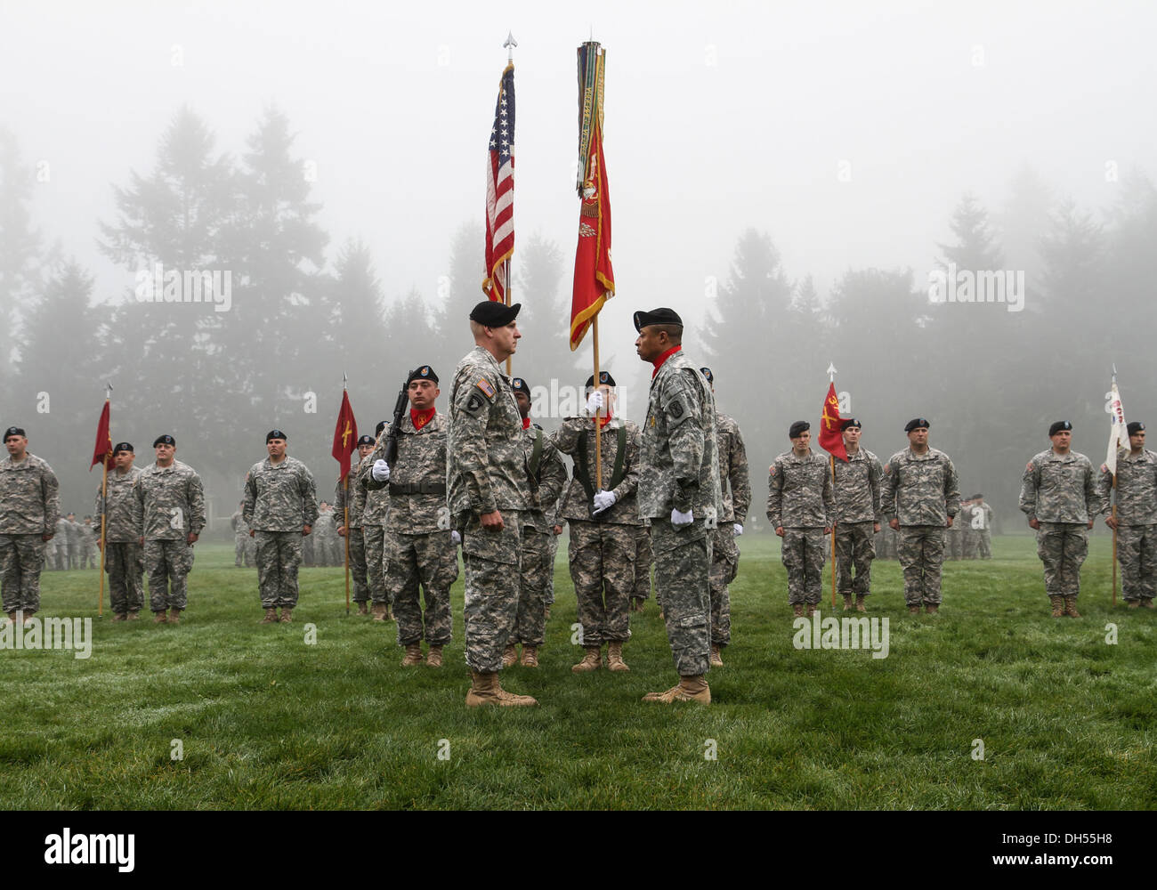 1st battalion 377th field artillery regiment hi-res stock photography ...