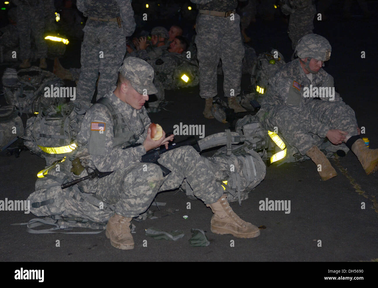 Soldiers from Company E, 2nd Battalion, 9th Infantry Regiment, 1st ...
