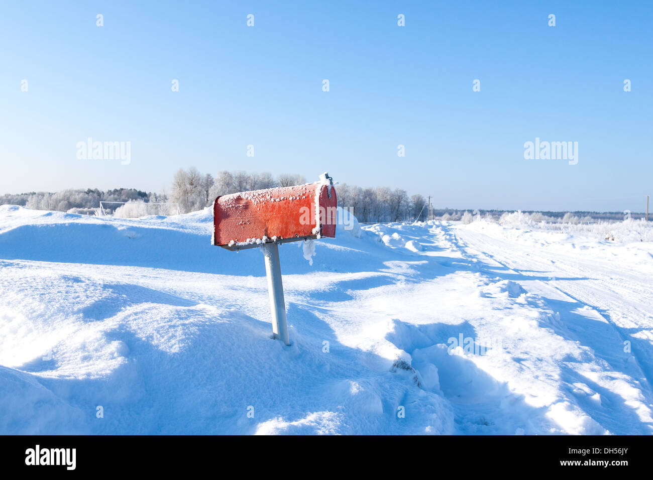 Mailman snow hi-res stock photography and images - Alamy
