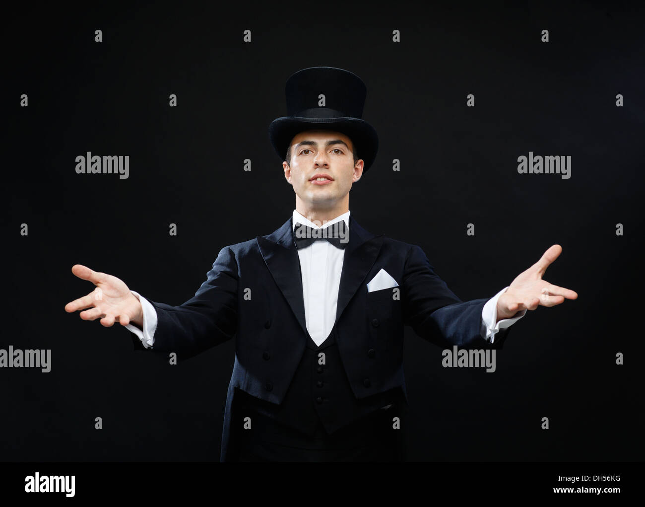 magician in top hat showing trick Stock Photo - Alamy