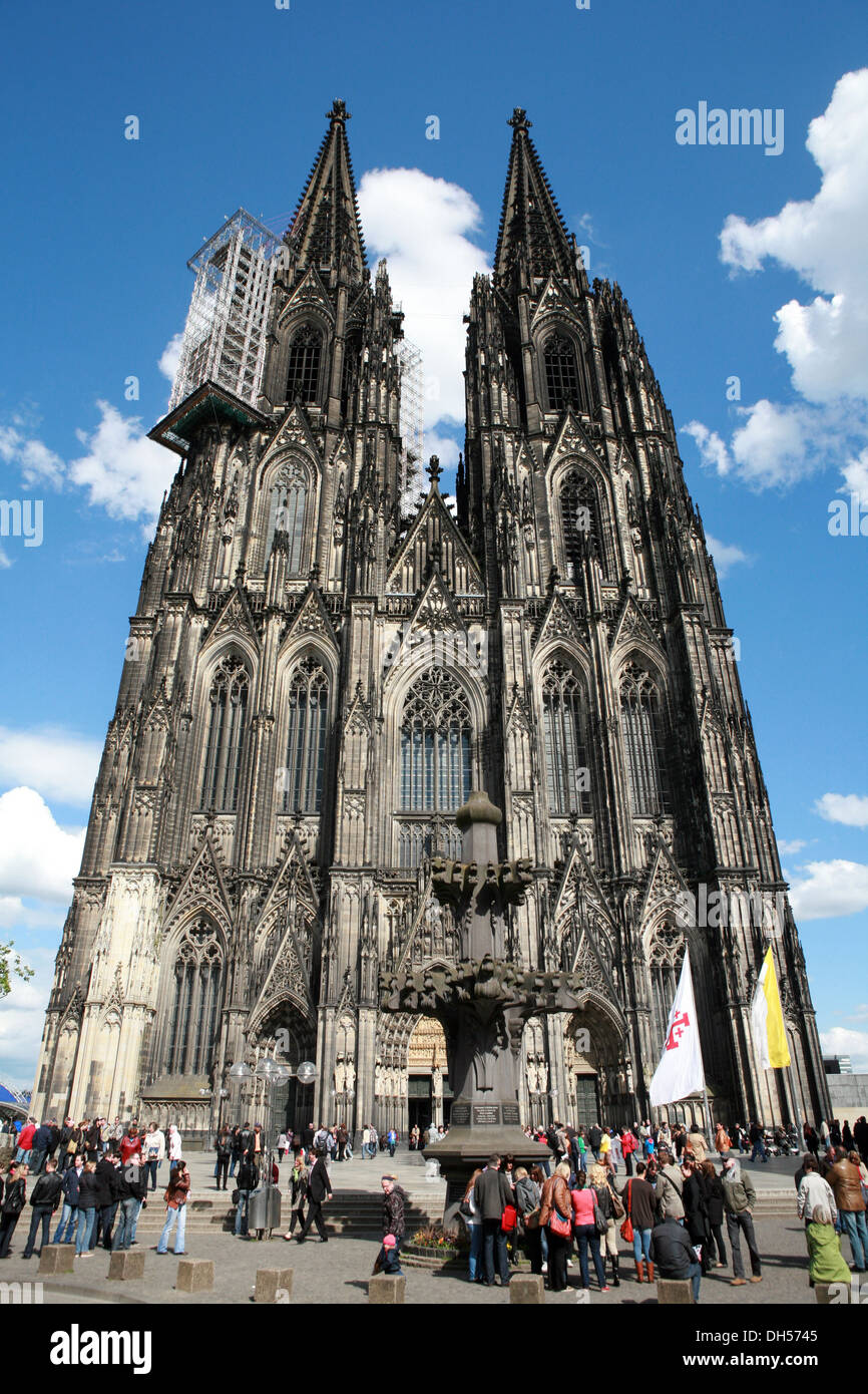 Cologne cathedral section hi-res stock photography and images - Alamy