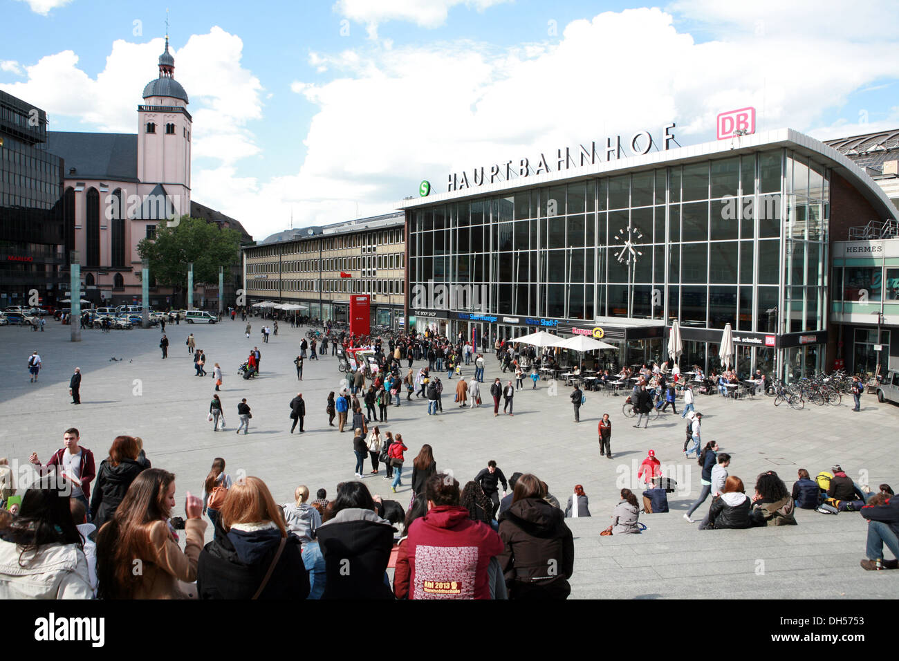 Cologne central station Stock Photo - Alamy
