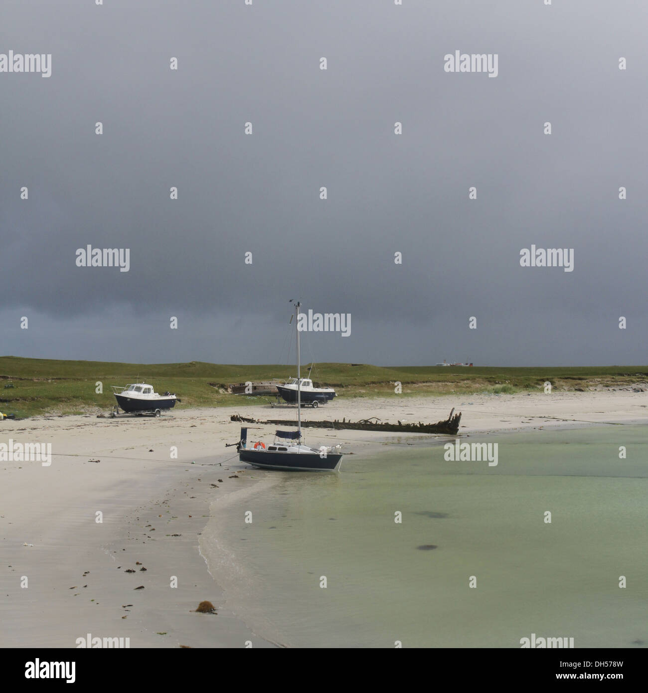 Scarinish harbour hi-res stock photography and images - Alamy