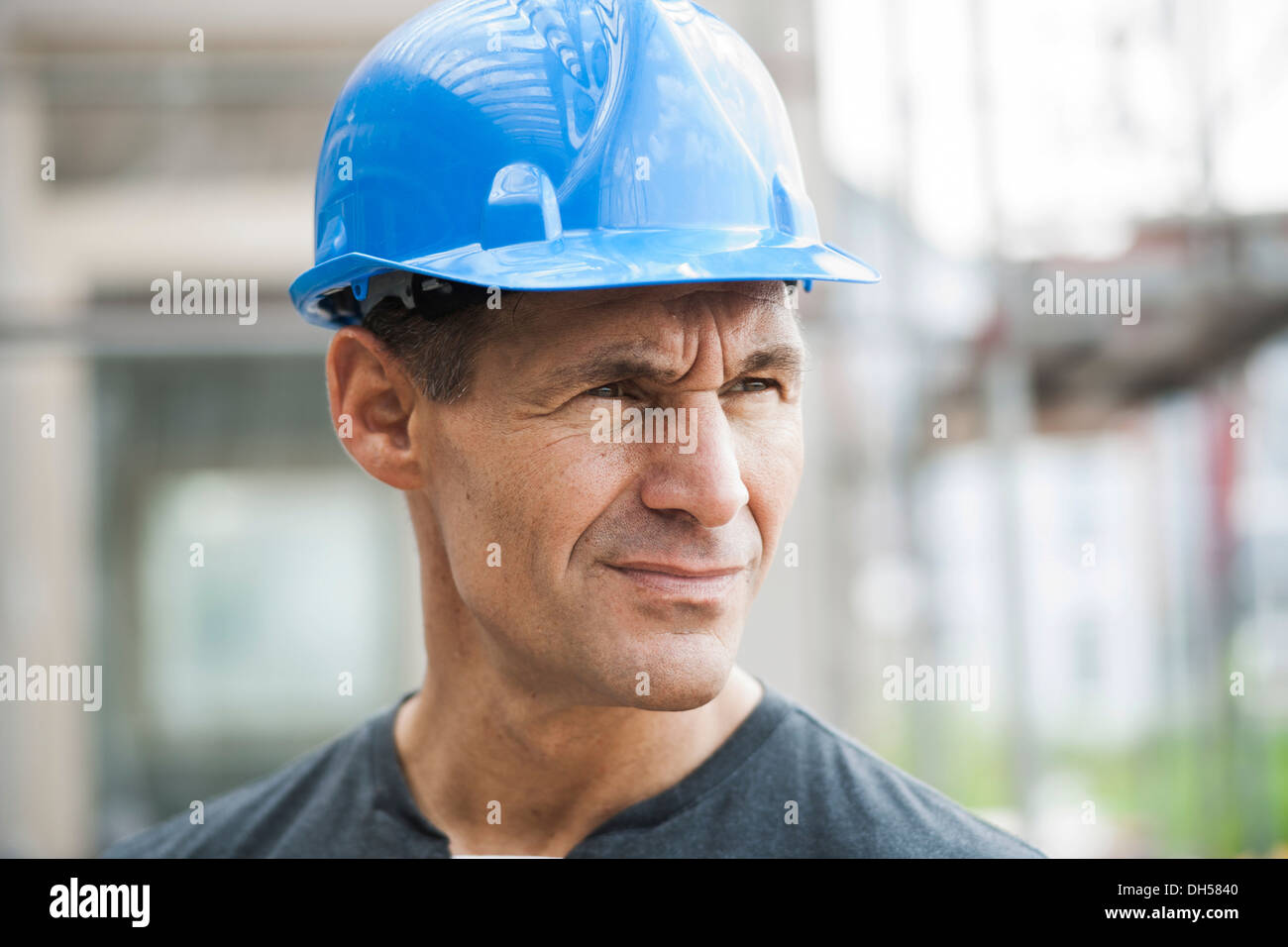Construction worker on a construction site, portrait, Mannheim, Baden ...