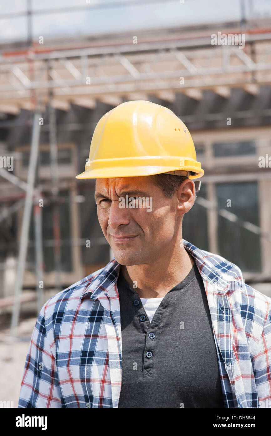 Construction worker on a construction site, portrait, Mannheim, Baden ...