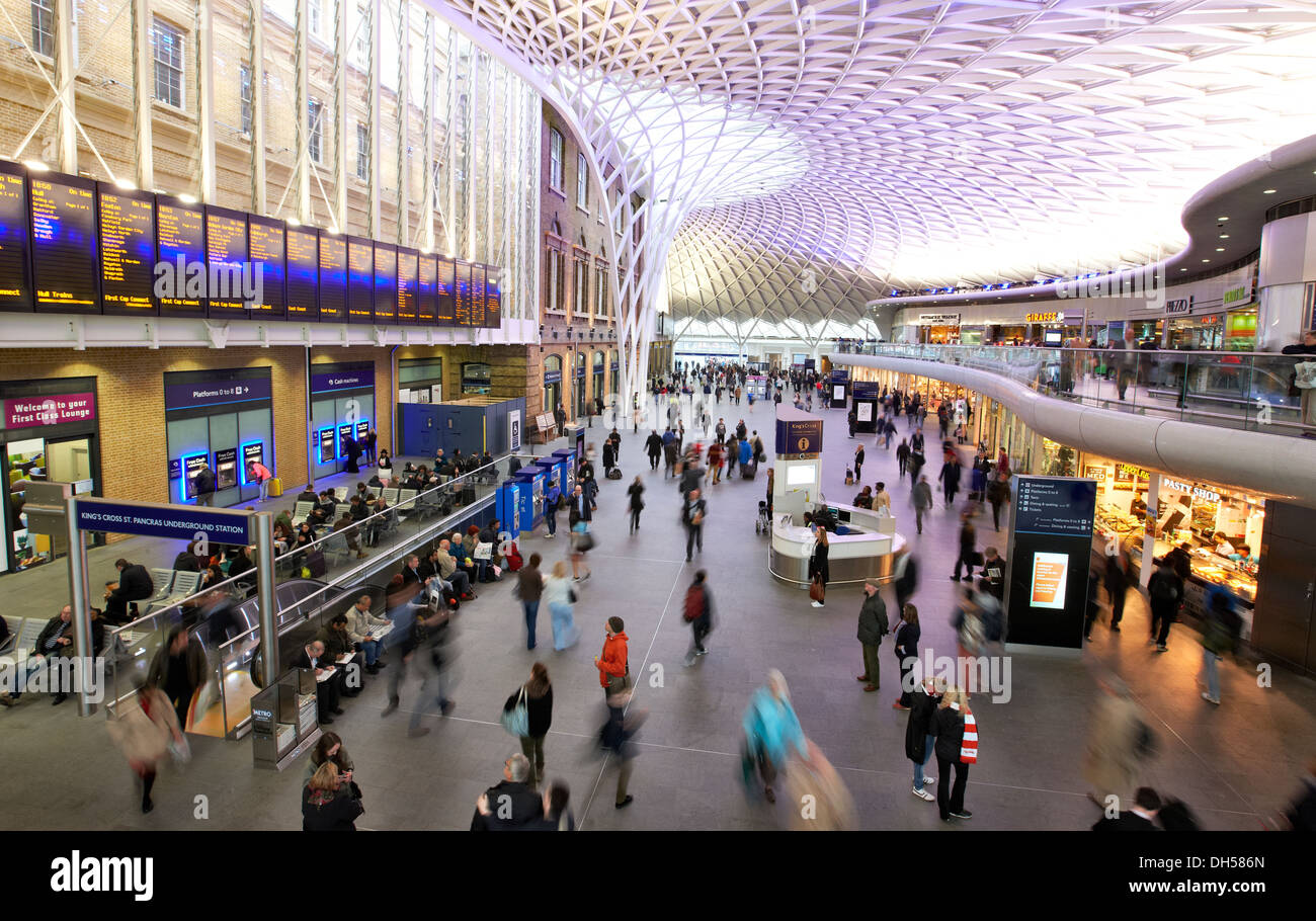 Kings cross railway station hi-res stock photography and images - Alamy