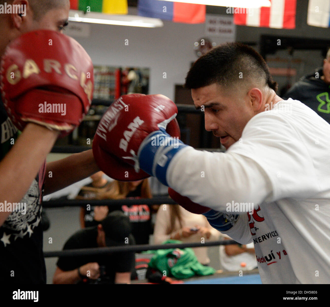 Oxnard, CA, USA. 31st Oct, 2013. Former world champion BRANDON ''Bam ...