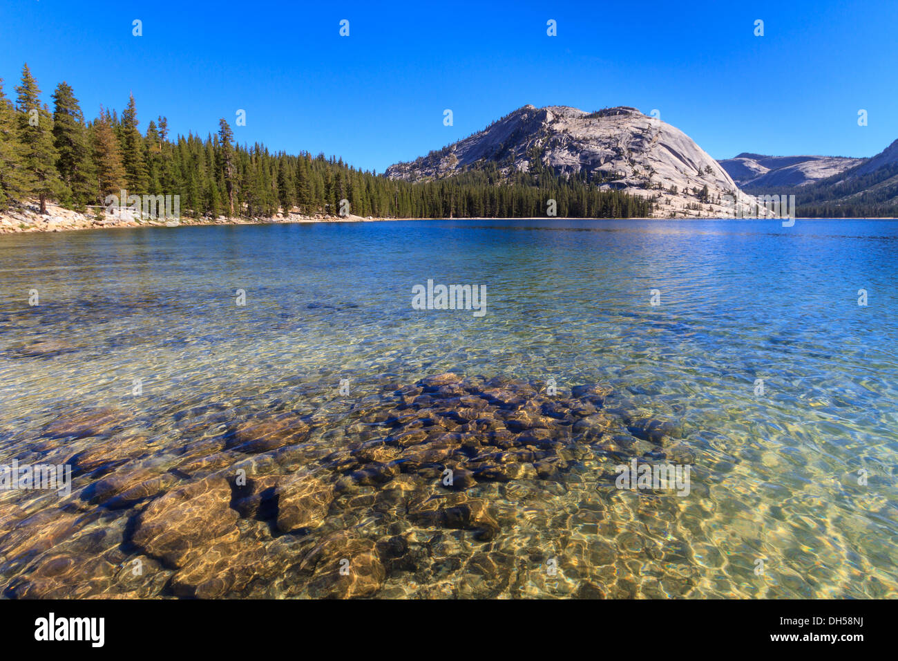 Yosemite National Park, View of Lake Tenaya (Tioga Pass), California ...