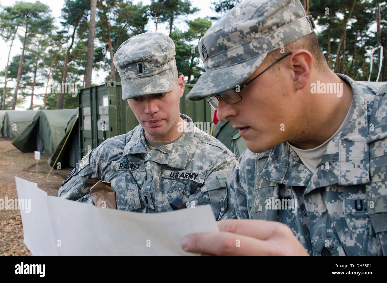 Paratroopers from the 173rd Infantry Brigade Combat Team (Airborne ...