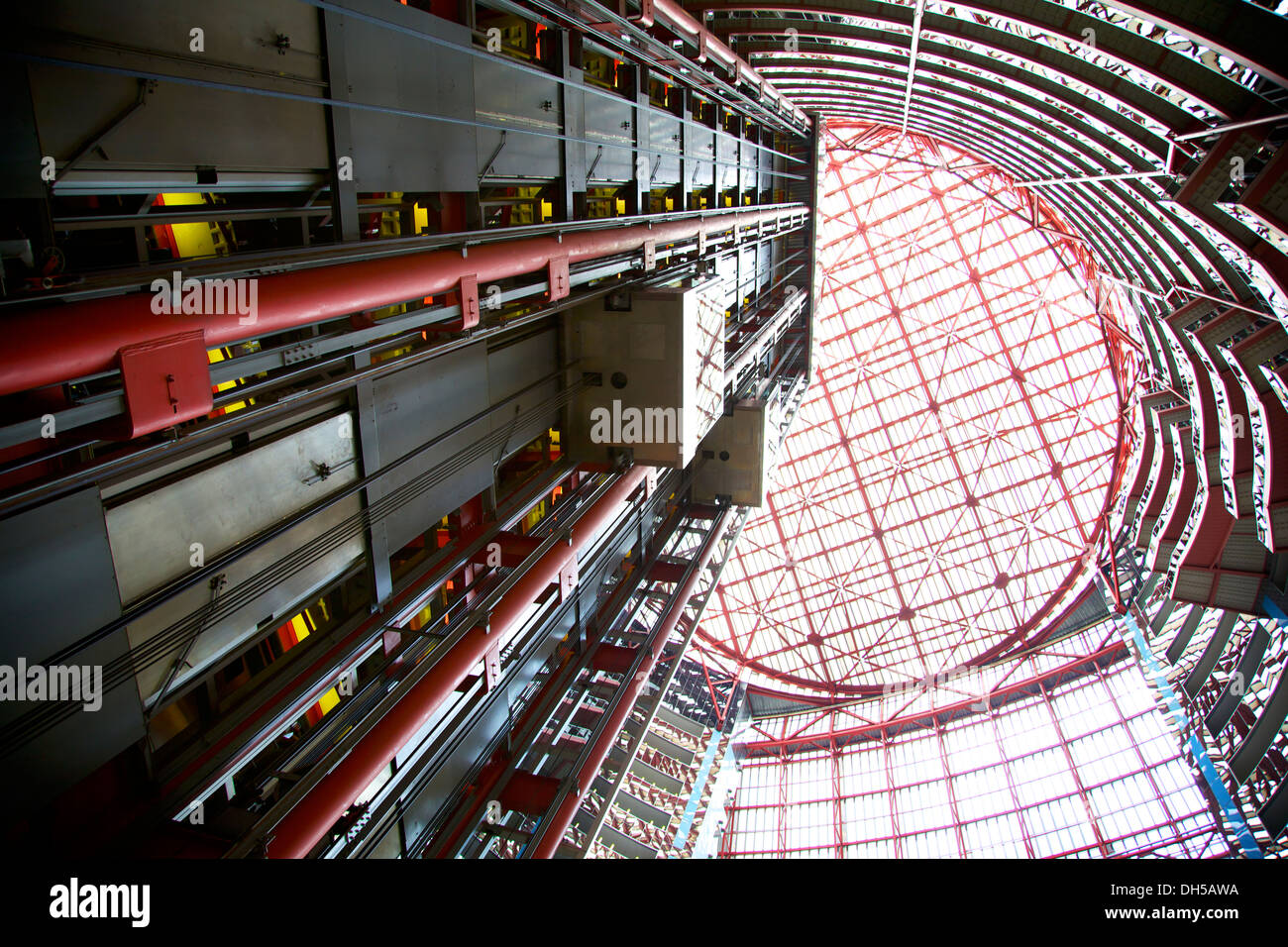 James r thompson center architecture hi-res stock photography and ...