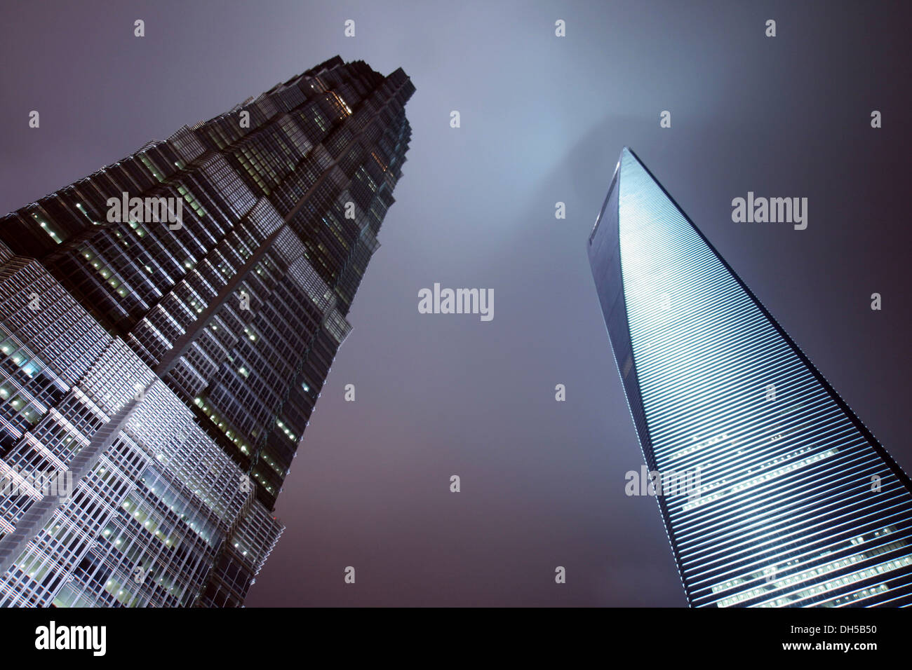 Illuminated Jin Mao Tower and Shanghai World Financial Center at night ...