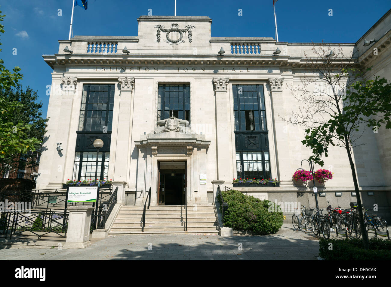 London islington town hall hi-res stock photography and images - Alamy