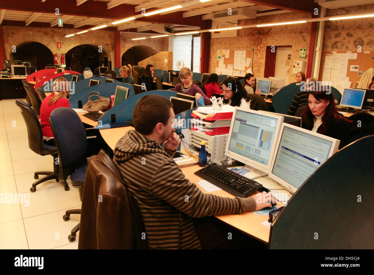 Outbound call center hi-res stock photography and images - Alamy