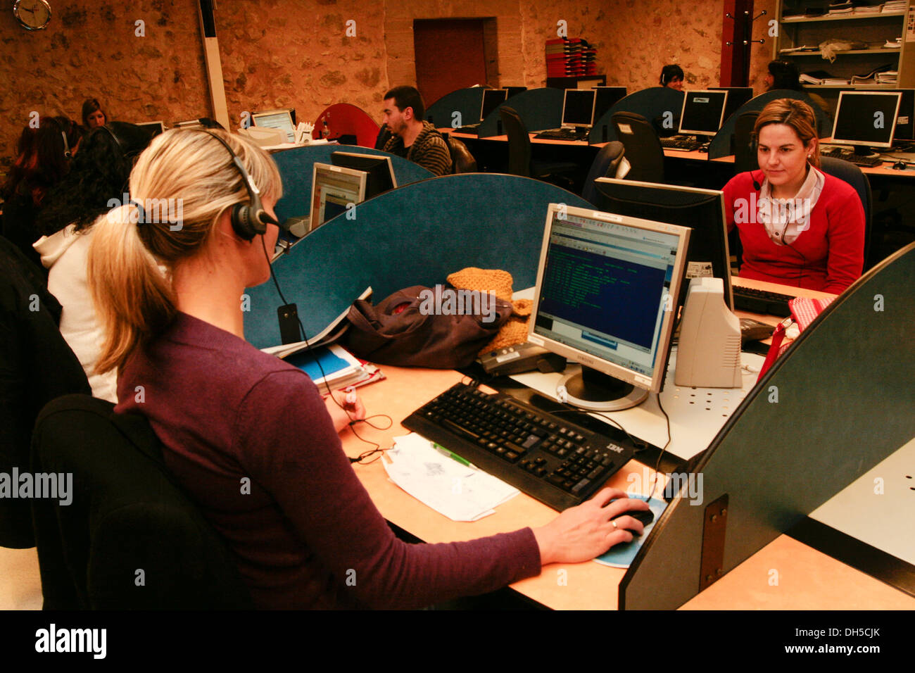 Outbound call center hi-res stock photography and images - Alamy