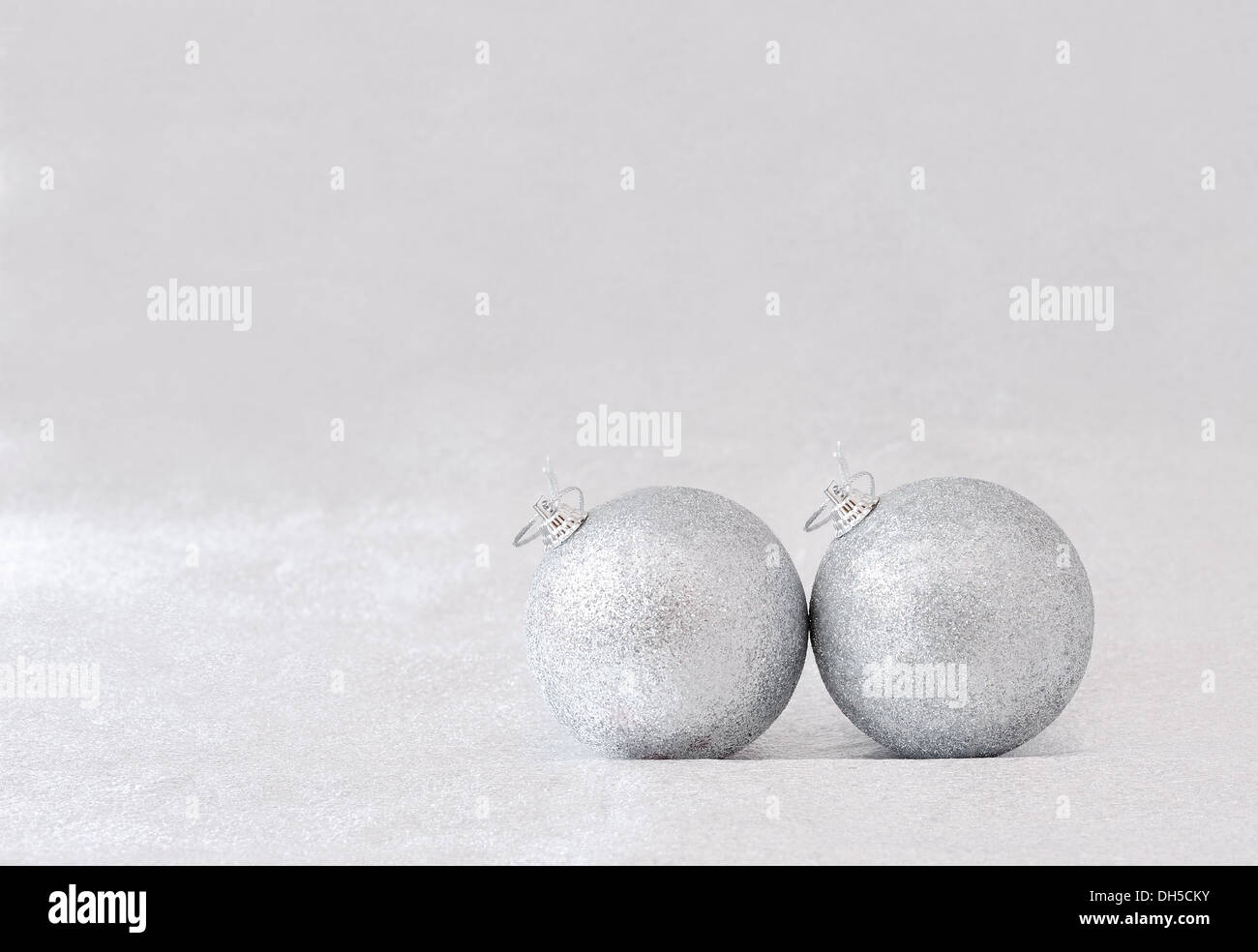 Two silver christmas balls hi-res stock photography and images - Alamy