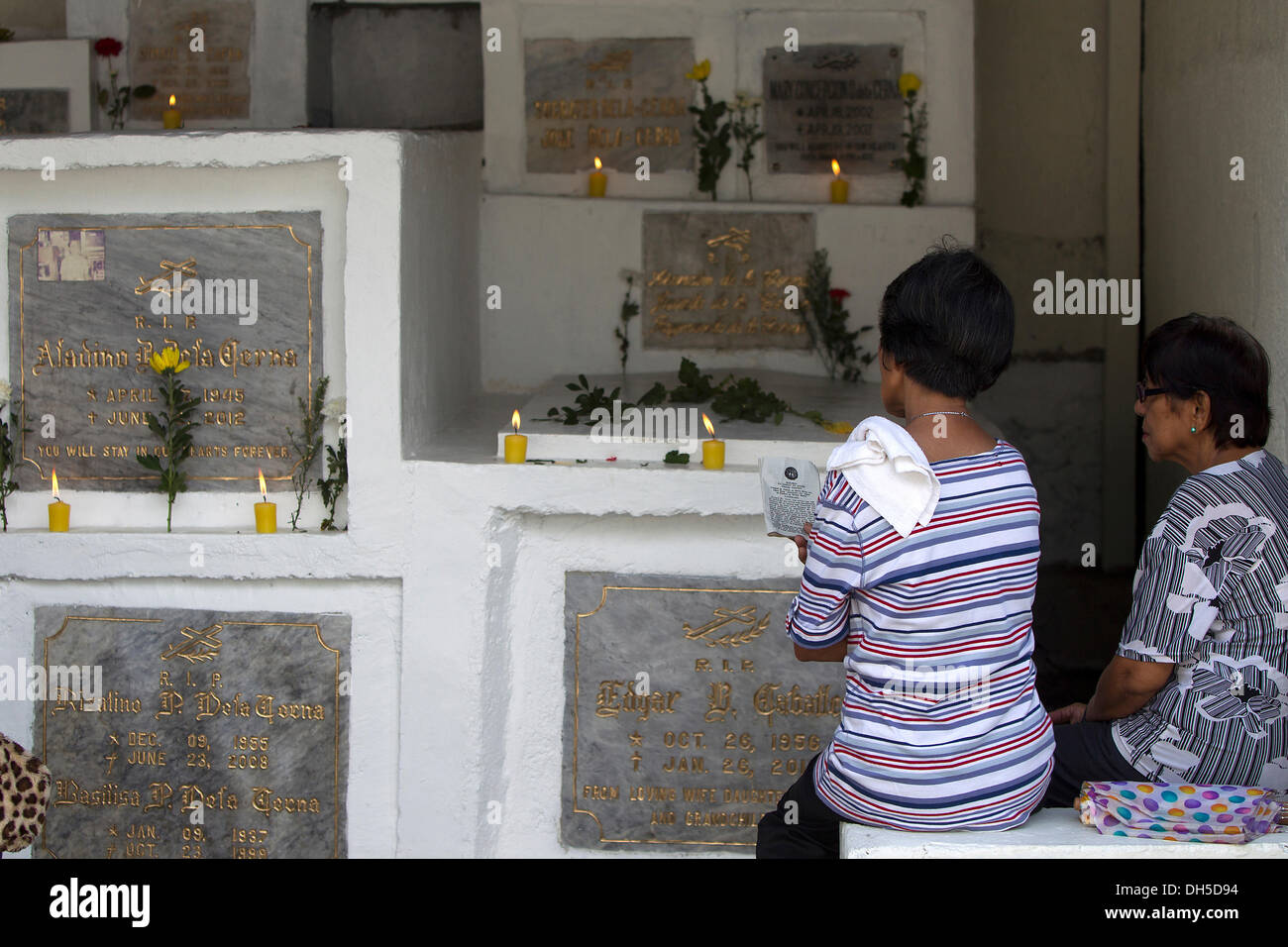 Carreta Cemetery,Cebu City,Philippines. 1st Nov, 2013. All Saints Day ...