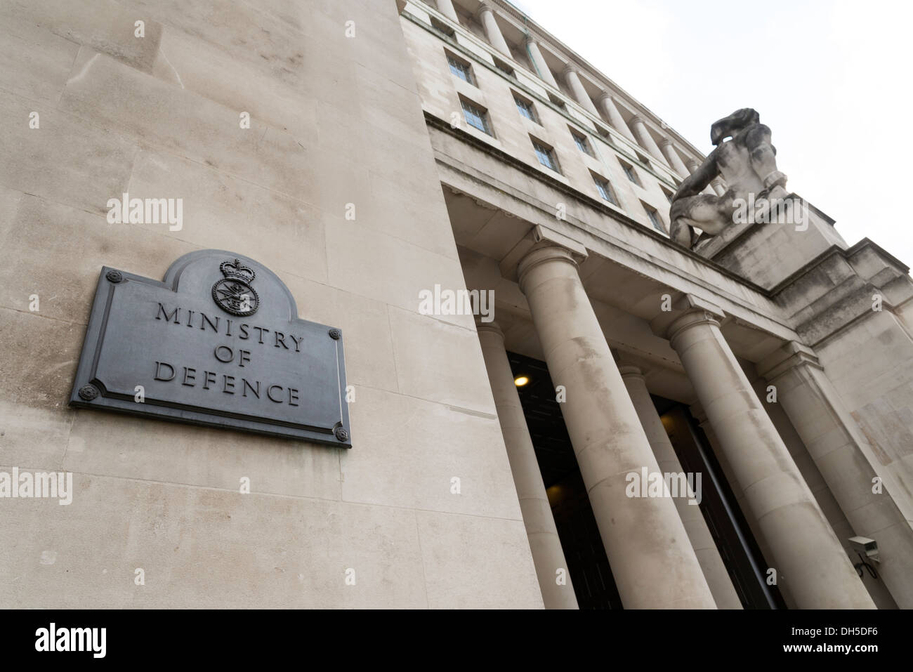 Ministry of Defence, Whitehall, London, England, UK Stock Photo - Alamy