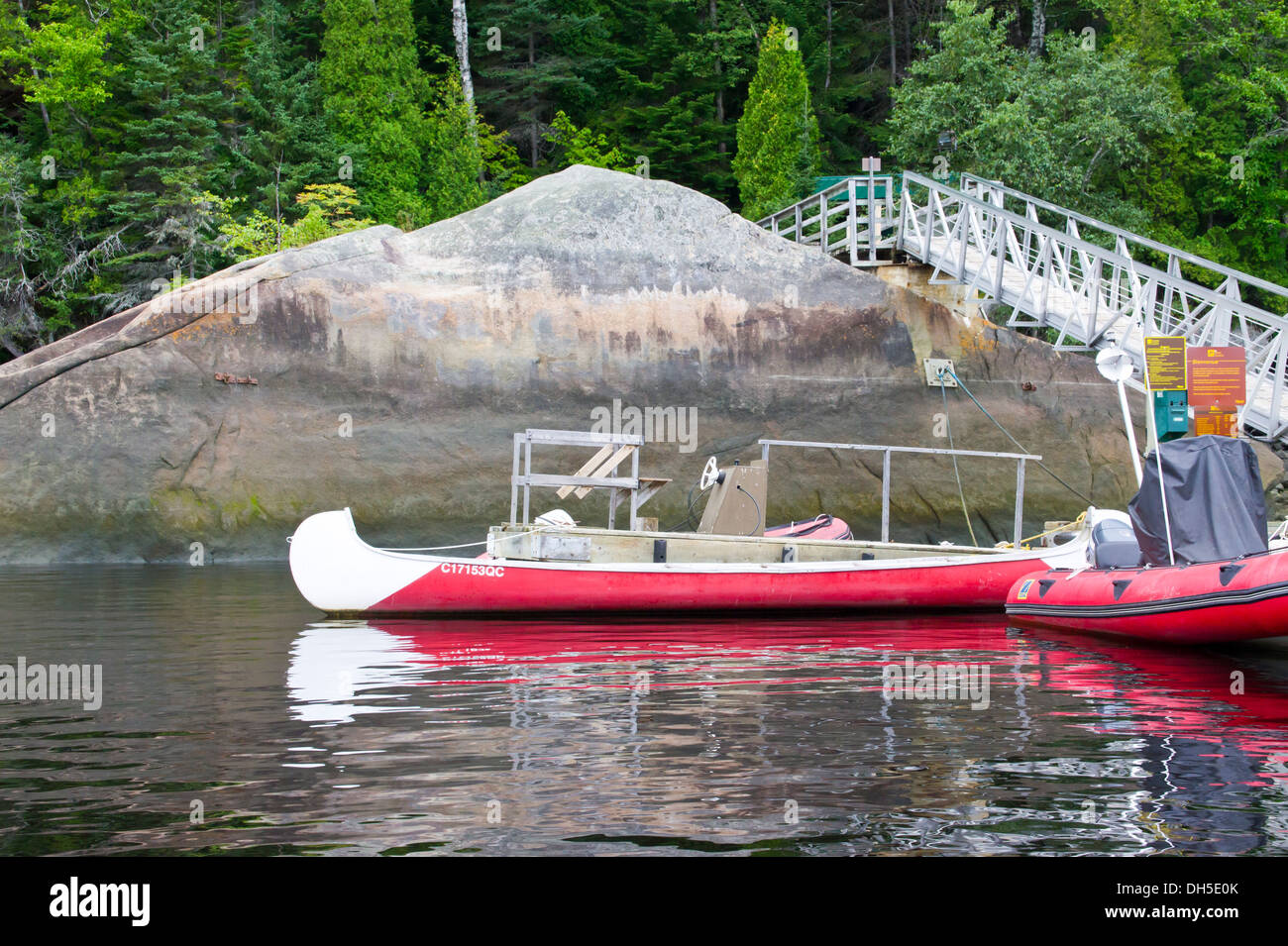 canoe prow on still water Stock Photo - Alamy