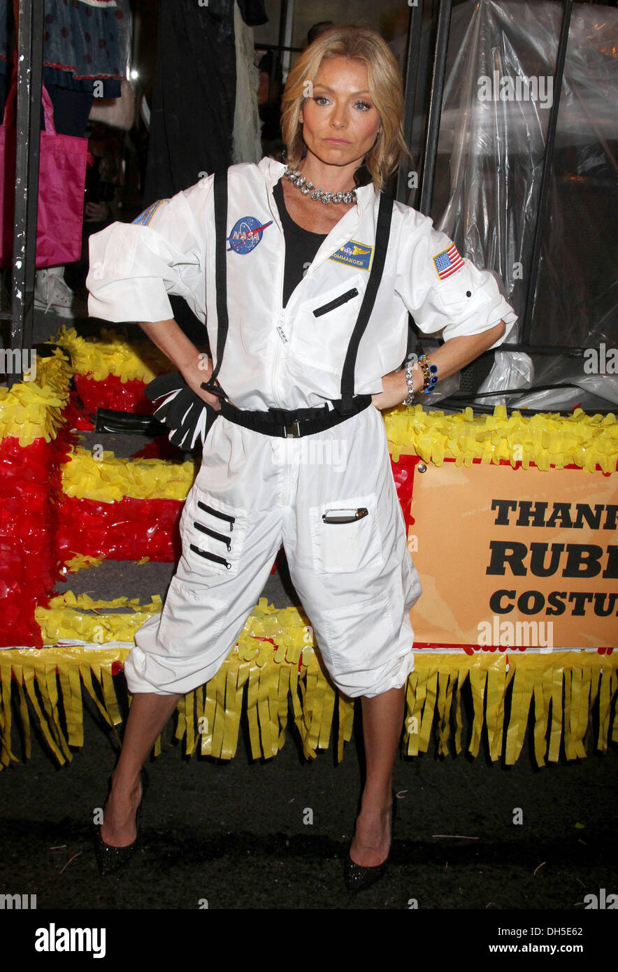 Kelly ripa halloween hi-res stock photography and images - Alamy