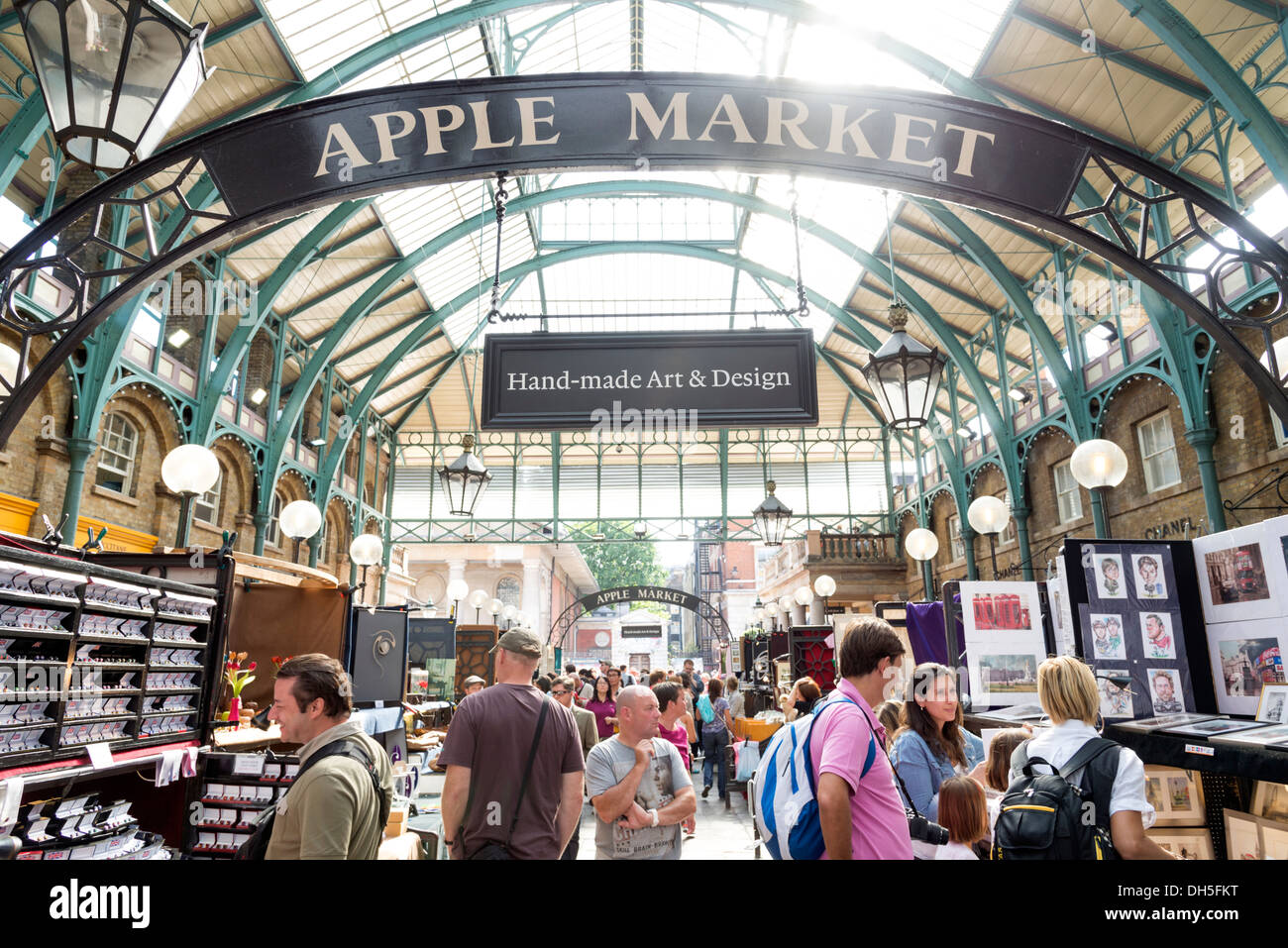 The Apple Market in Covent Garden, London, England, UK Stock Photo - Alamy